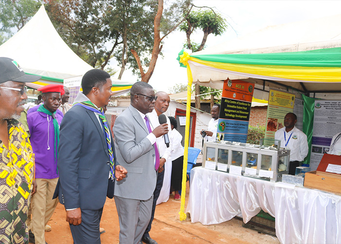 Serikali Yaipongeza SUA kwa Uzalishaji wa Vifaranga vya Samaki | Sokoine University of Agriculture